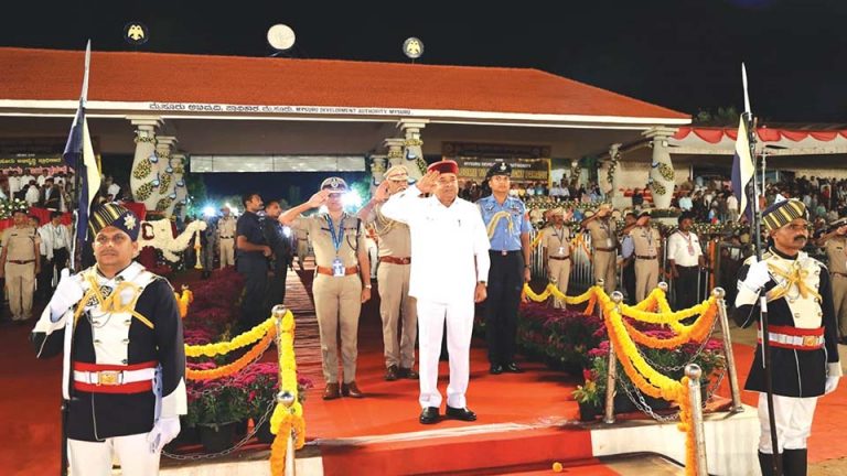 Torchlight Parade, Drone Show thrill audience - Star of Mysore