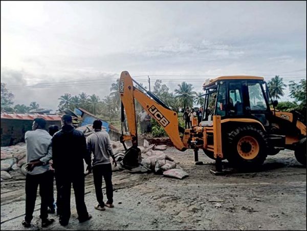 Two dead, 14 injured in Hunsur bus-lorry accident - Star of Mysore