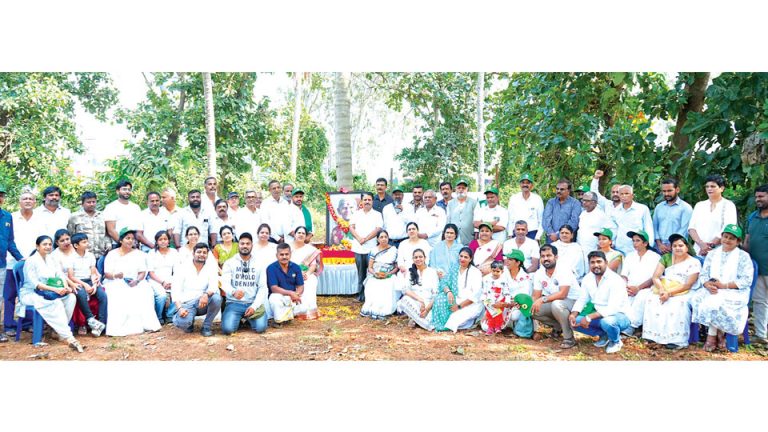 Tribute to Saalumarada Thimmakka with a resolve to grow more trees ...